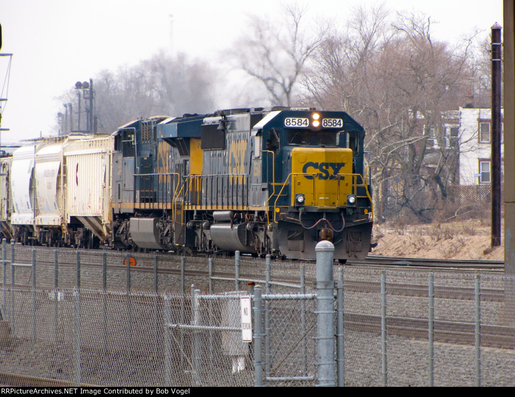 CSX 8584 and 735